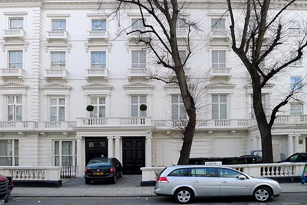 Traveloscopy Travelblog: Struth! You won't believe what is behind these ...