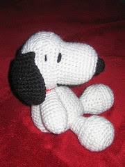 2000 Free Amigurumi Patterns: Snoopy crochet pattern