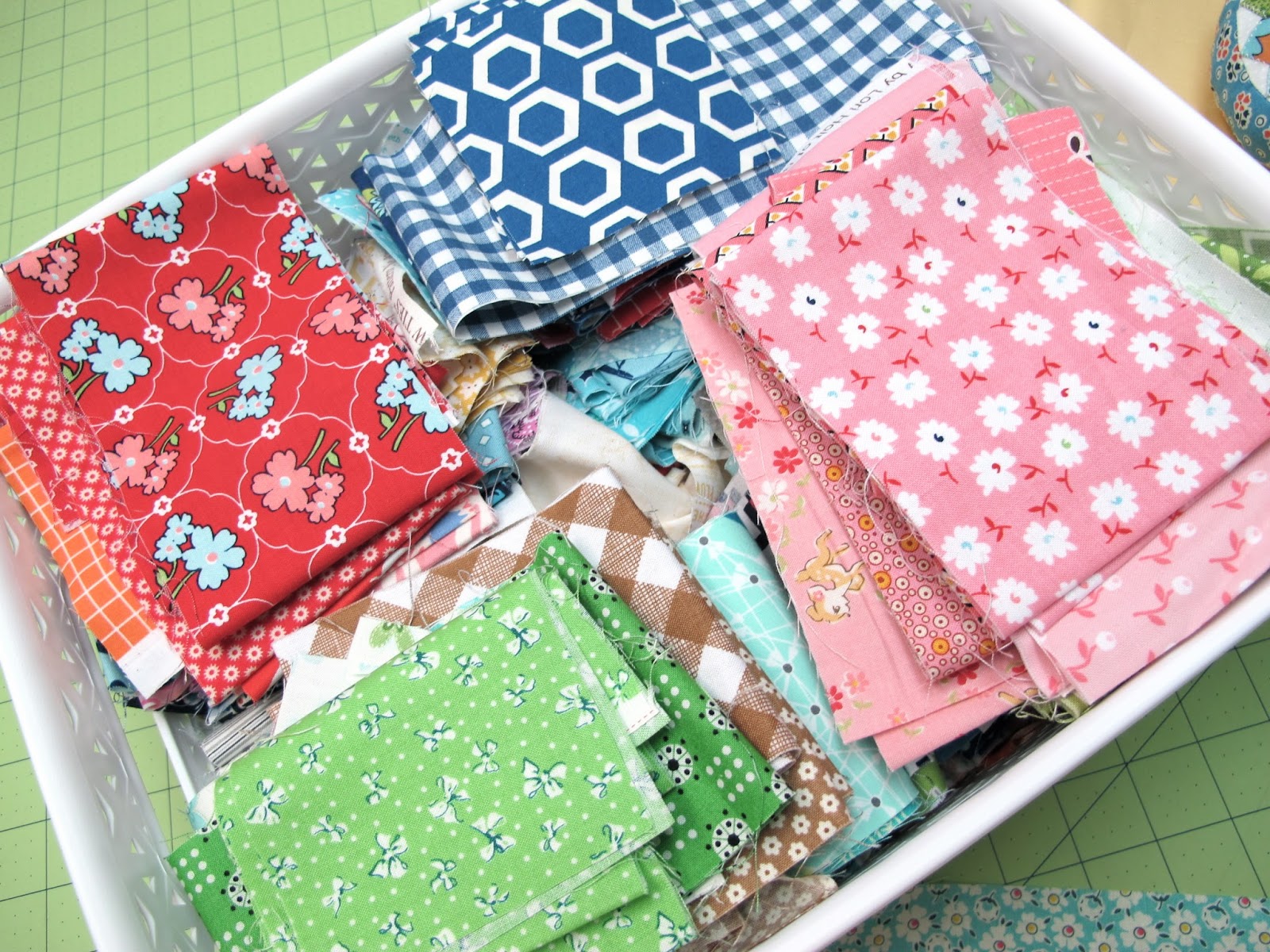 Scrappy Summer Sew Along - Sweet and Simple Runner Tutorial ...