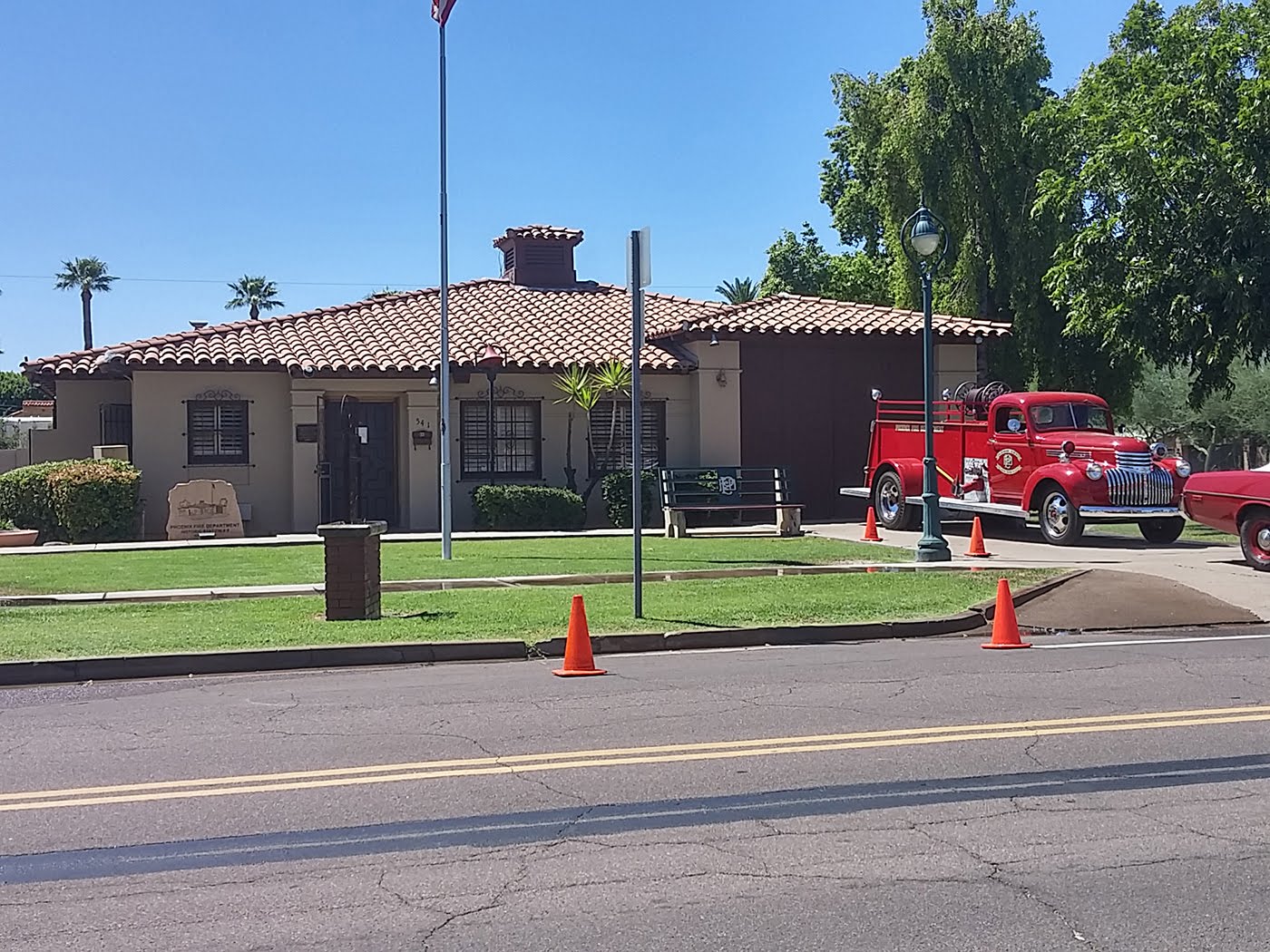 GORILLAS DON'T BLOG: Historic Fire Station, Phoenix, AZ