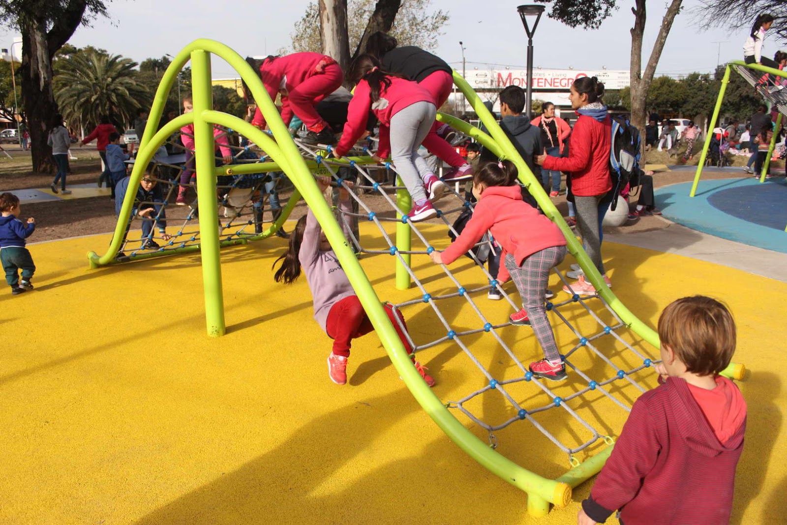 Promesa cumplida: el parque que soñaron los niños se hizo realidad ...