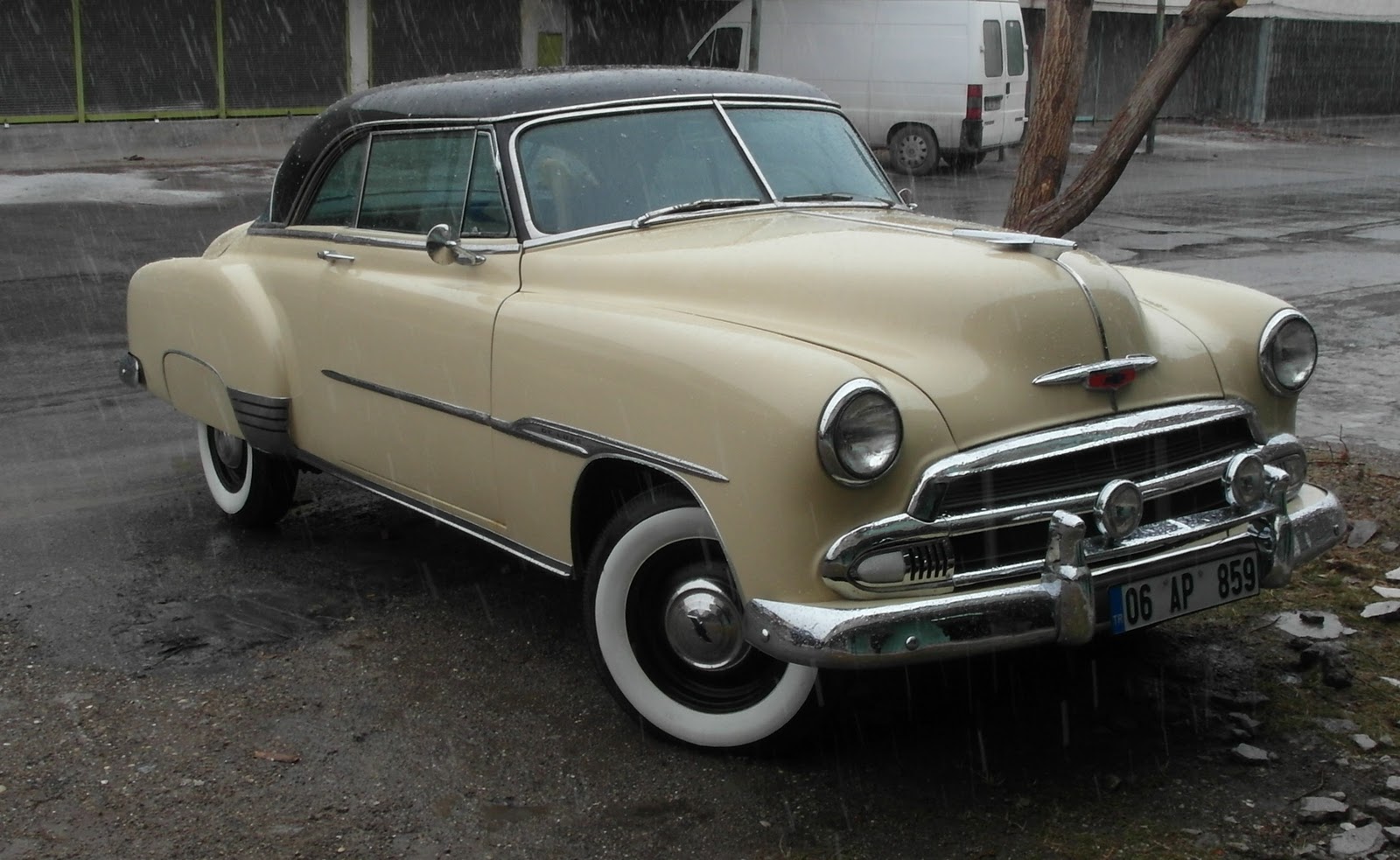 My Vintage Garage by Yavuz Çölaşan: '51 Chevy Deluxe Belair Coupe