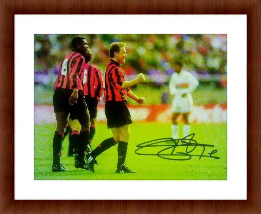 Autograph VIP: Jean-Pierre Papin, a French former professional ...