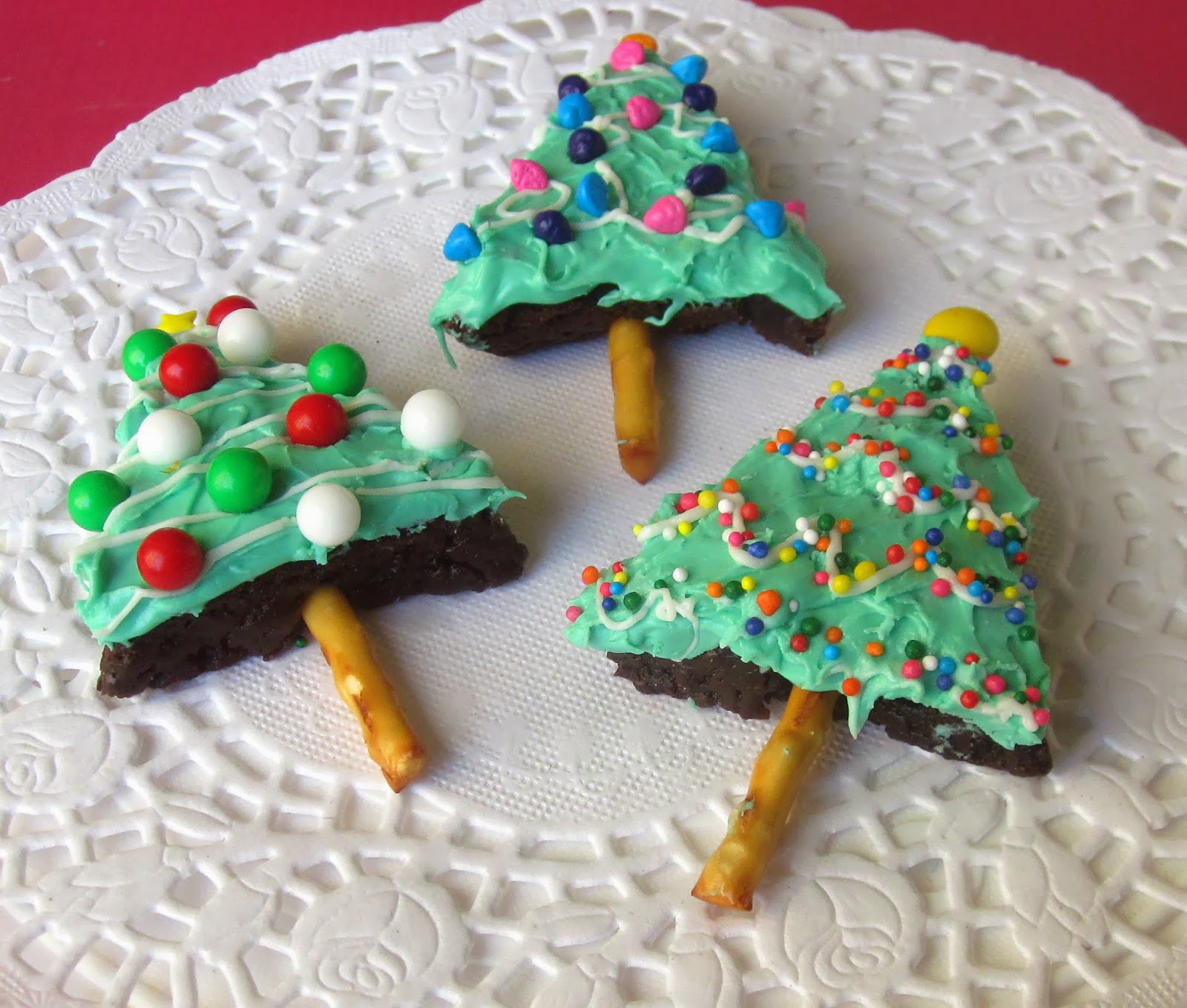 Frosted Brownie Christmas Trees - The Lindsay Ann
