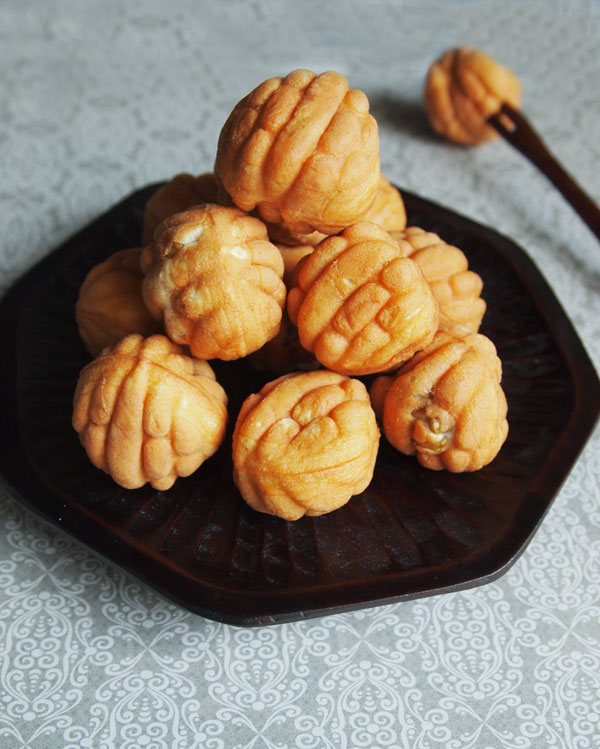 Ribbon And Circus: Hodugwaja-Cheonan Walnut Cakes