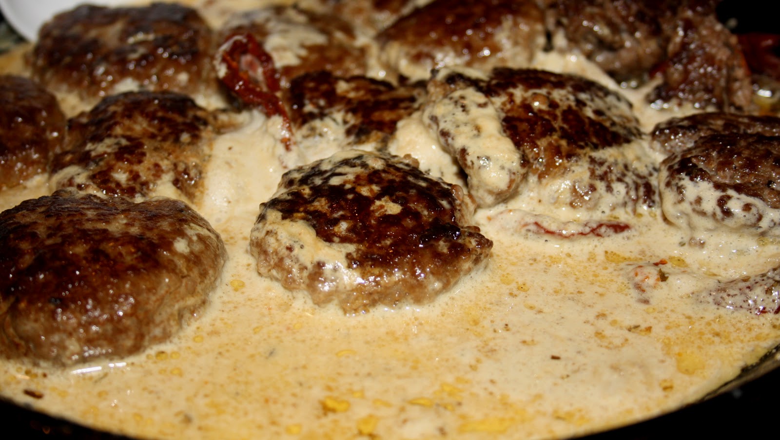 Tomvics Matblogg: Italienska biffar i medelhavssås