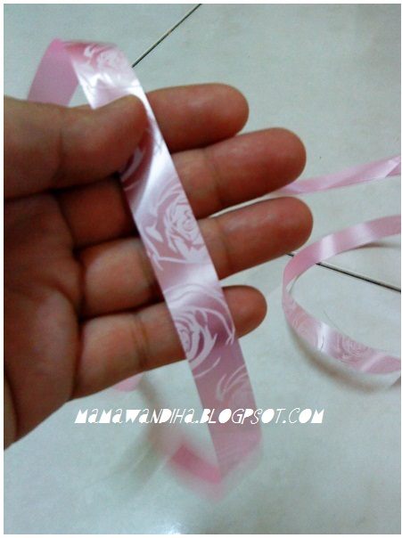 Dari Dapur MaDiHaA: D.I.Y. Bunga Reben Hamper...