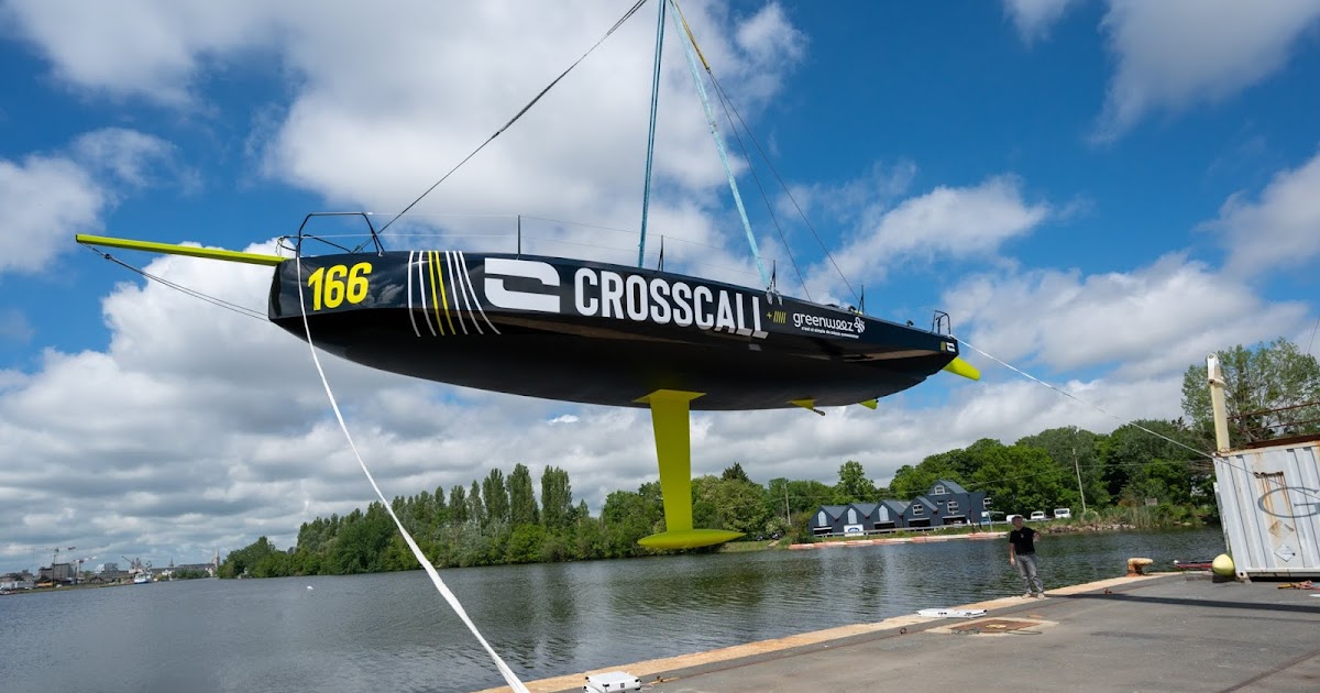 Aurelien Ducroz dévoile Crosscall, son nouveau Class40 flambant neuf ...