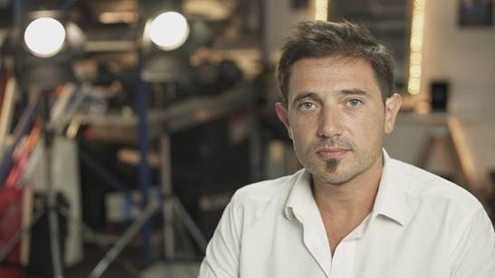 Ένα από τα μεγαλύτερα νέα ταλέντα του λατινοαμερικάνικου genre ...