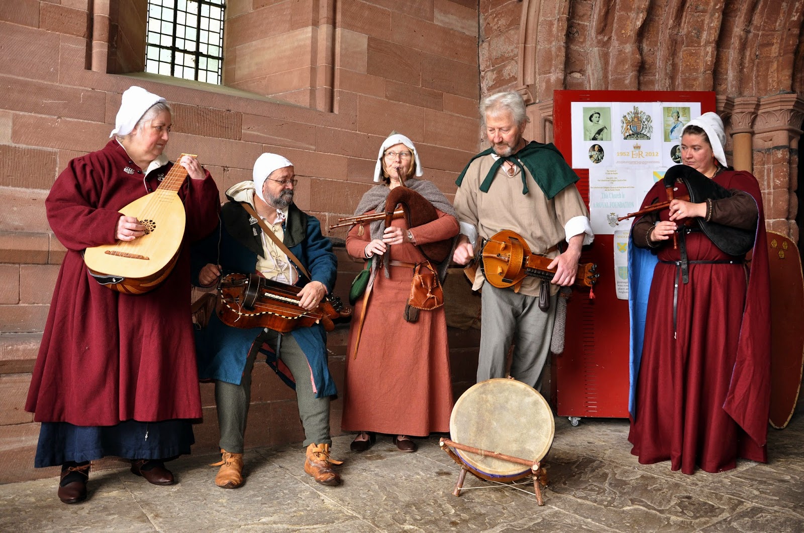 Pilgrims and Posies: Approaching the Minstrels' Court