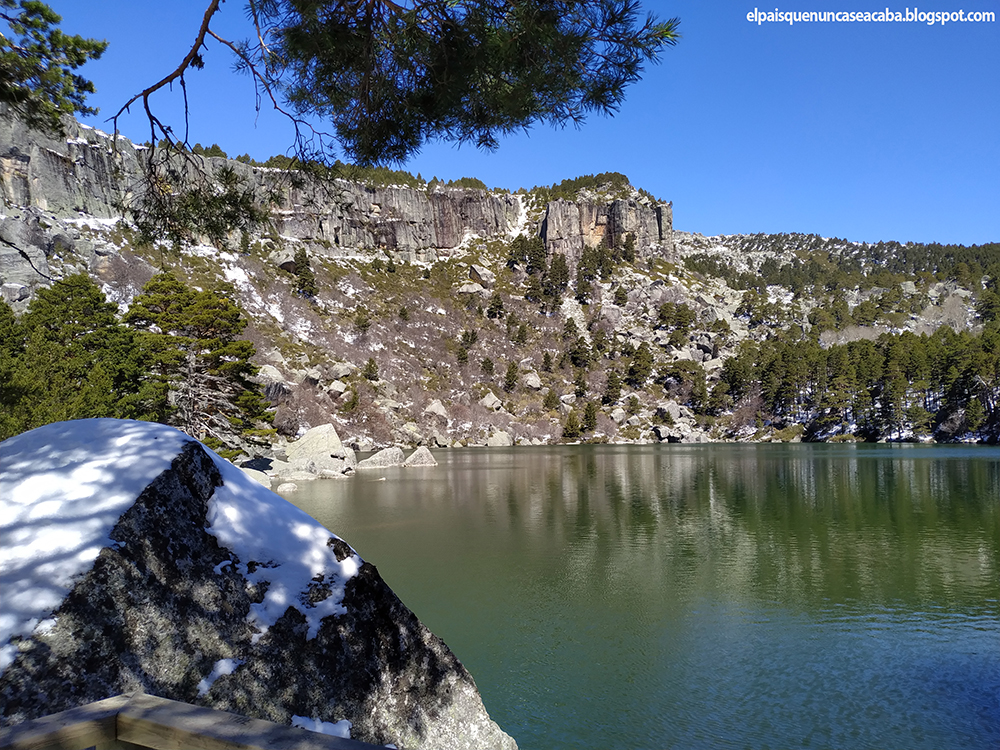 El país que nunca se acaba: La Laguna Negra