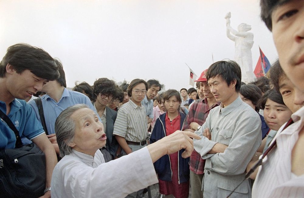 40 Amazing Photos From the 1989 Tiananmen Square Protests ~ Vintage ...
