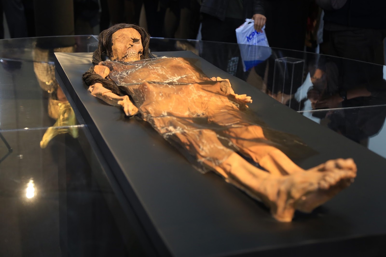 Face of mummified, tattooed Peruvian high priestess who died 1,700 ...