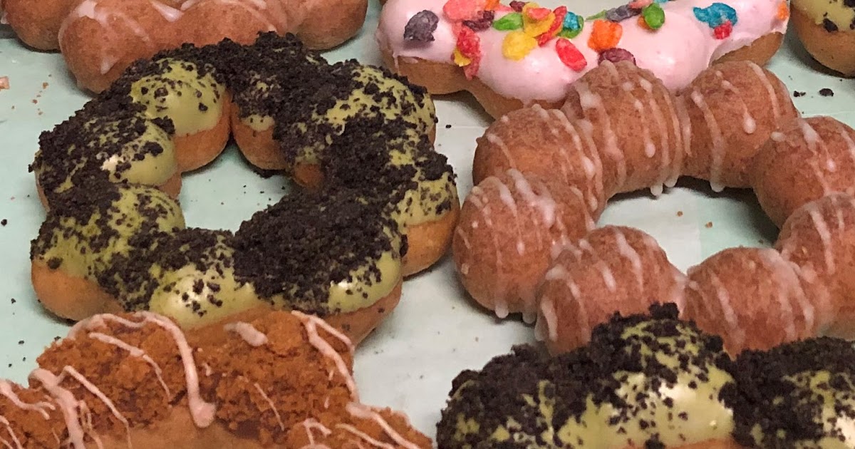 Meemoez Eats Many Desserts!: Dochi Review - Squishy soft mochi donuts!