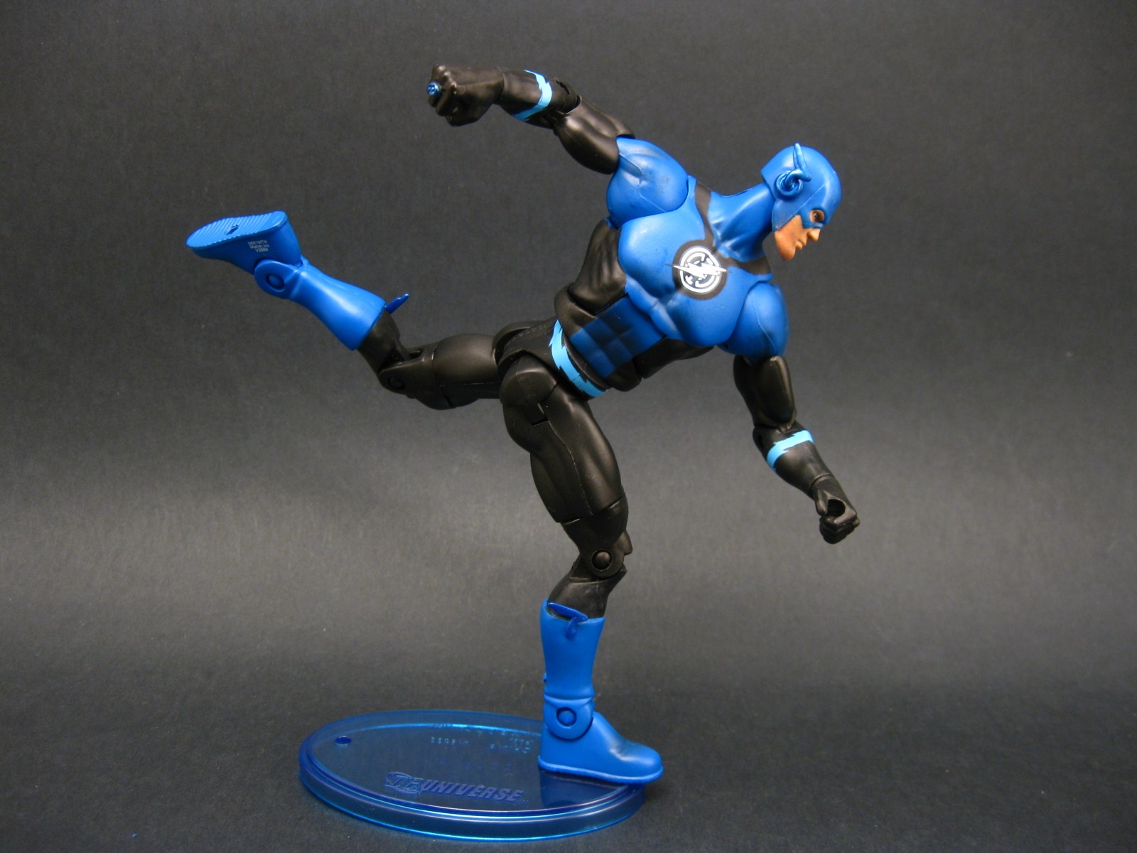Chase Variant: Sneak Review: DC Universe Classics Wave 17 Blue Lantern ...
