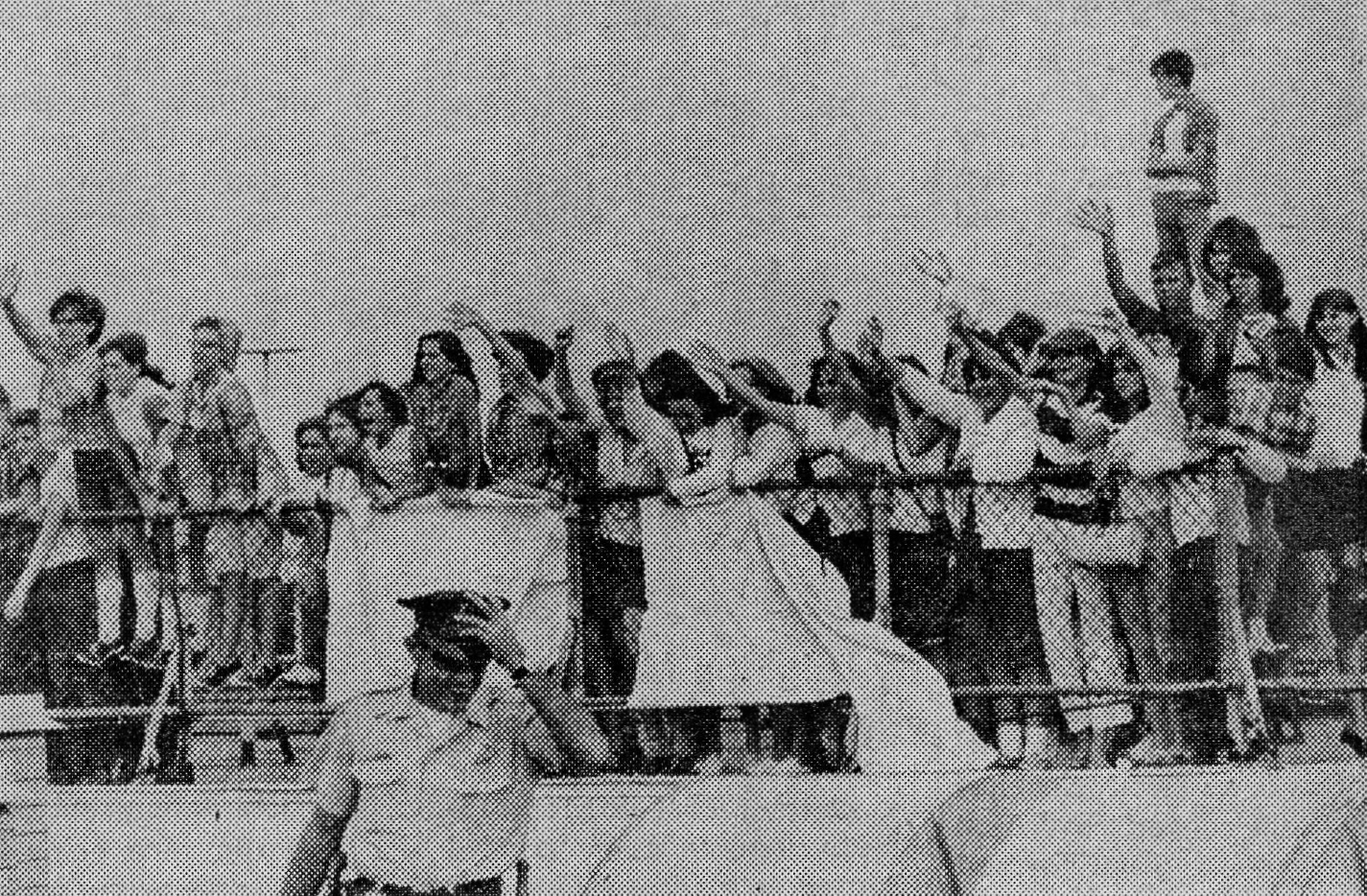 Meet the Beatles for Real: 330 Girls Scream Goodbye