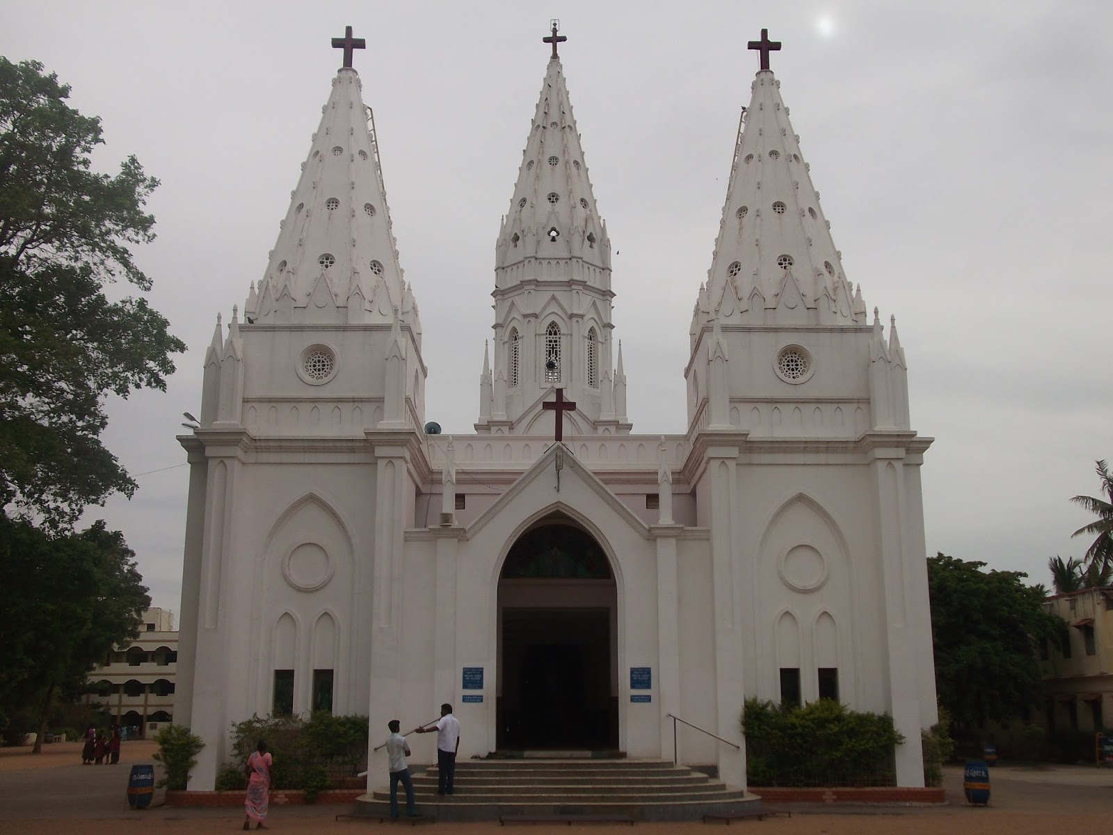 Tamilnadu Tourism: Poondi Madha Basilica, Tirukattupalli, Thanjavur