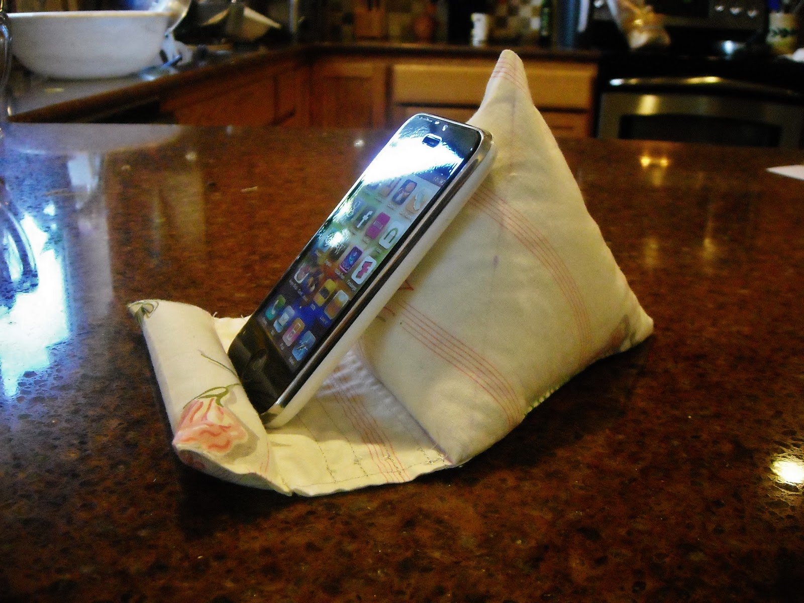 A Sewing Bloggery: *Updated* Pod Pillow Tutorial!
