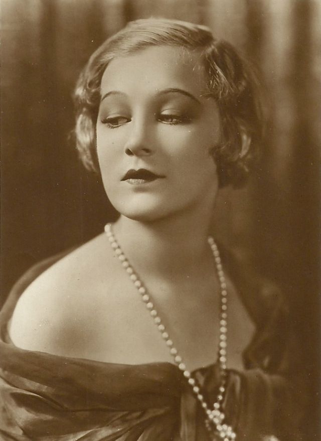 40 Gorgeous Photos of Greta Nissen in the 1920s and ’30s ~ Vintage Everyday