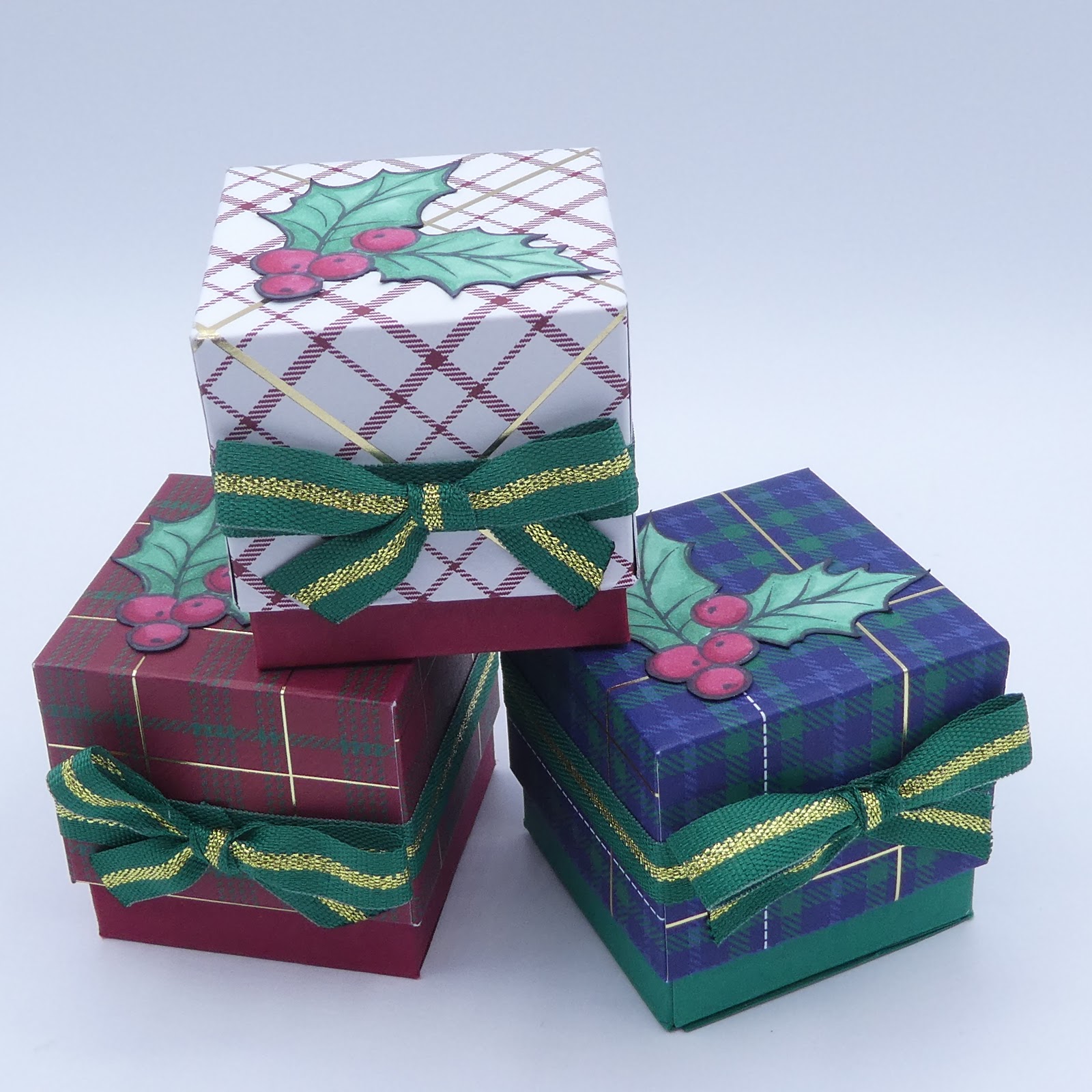Karin's Papercraft: Wrapped in Plaid Box