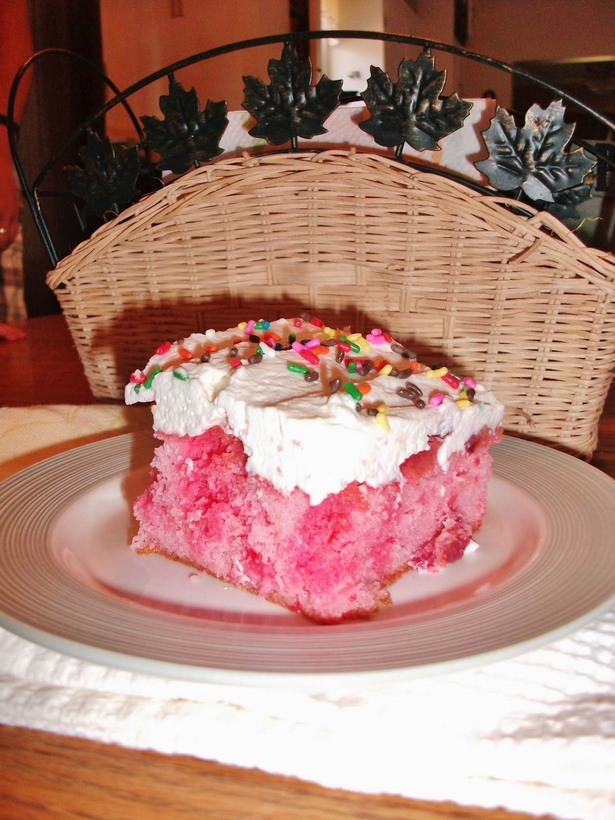 Confections of a Readoholic Mom: Strawberry Shortcut Cake