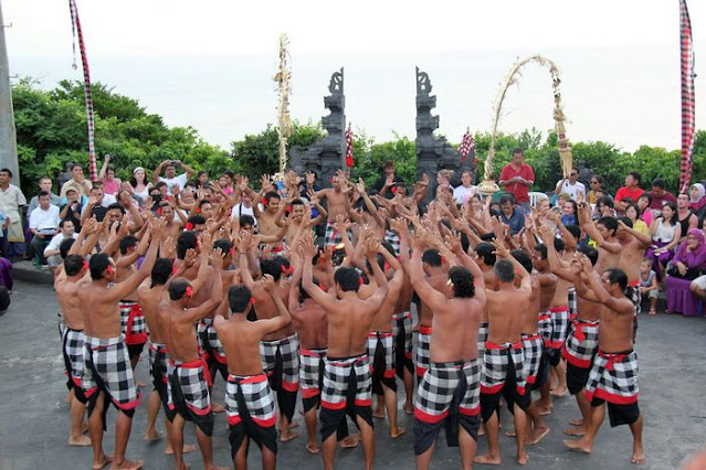 Tari Kecak : Sejarah, Keunikan dan Karakteristik Tari Kecak - Saturadar.com - Portal Informasi ...