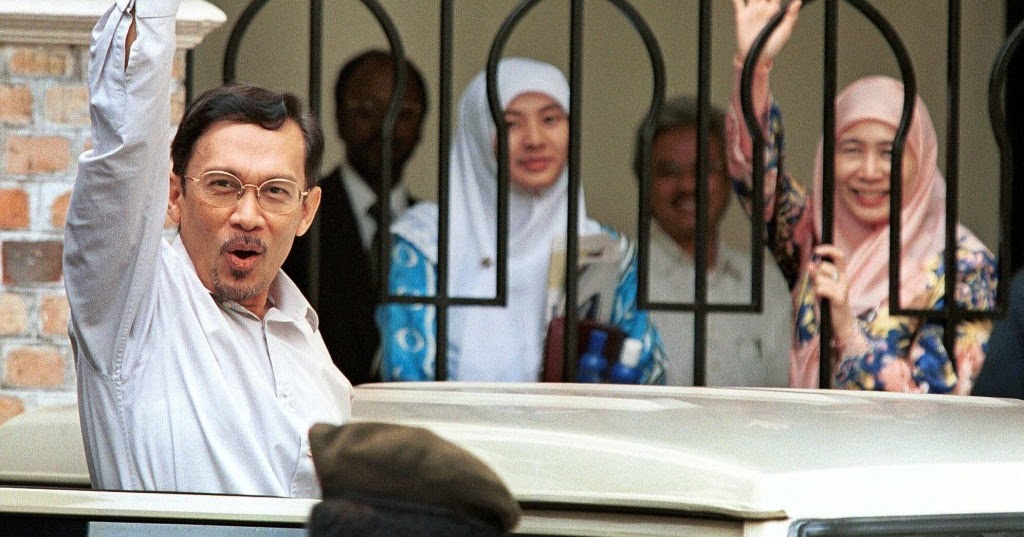 1Media.My: Ulangtahun ke 22 Reformasi : Anuar Makin Terpinggir