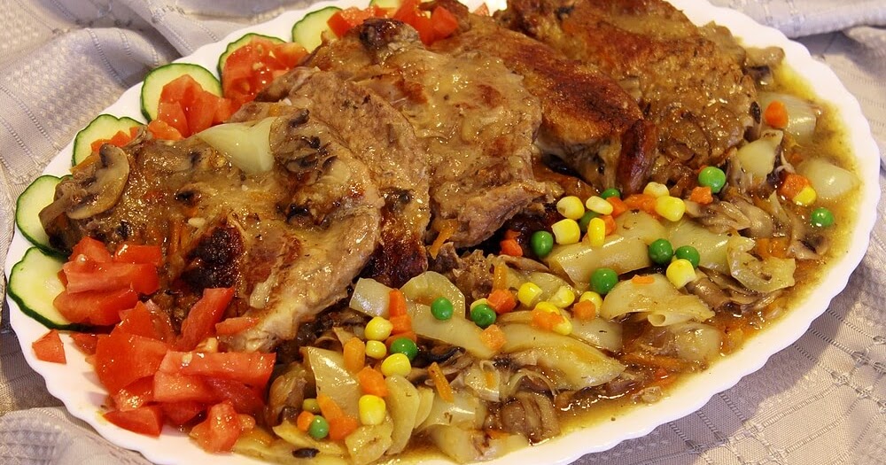 RECEPTI ZA JELA: Svinjski vrat iz rerne sa povrćem