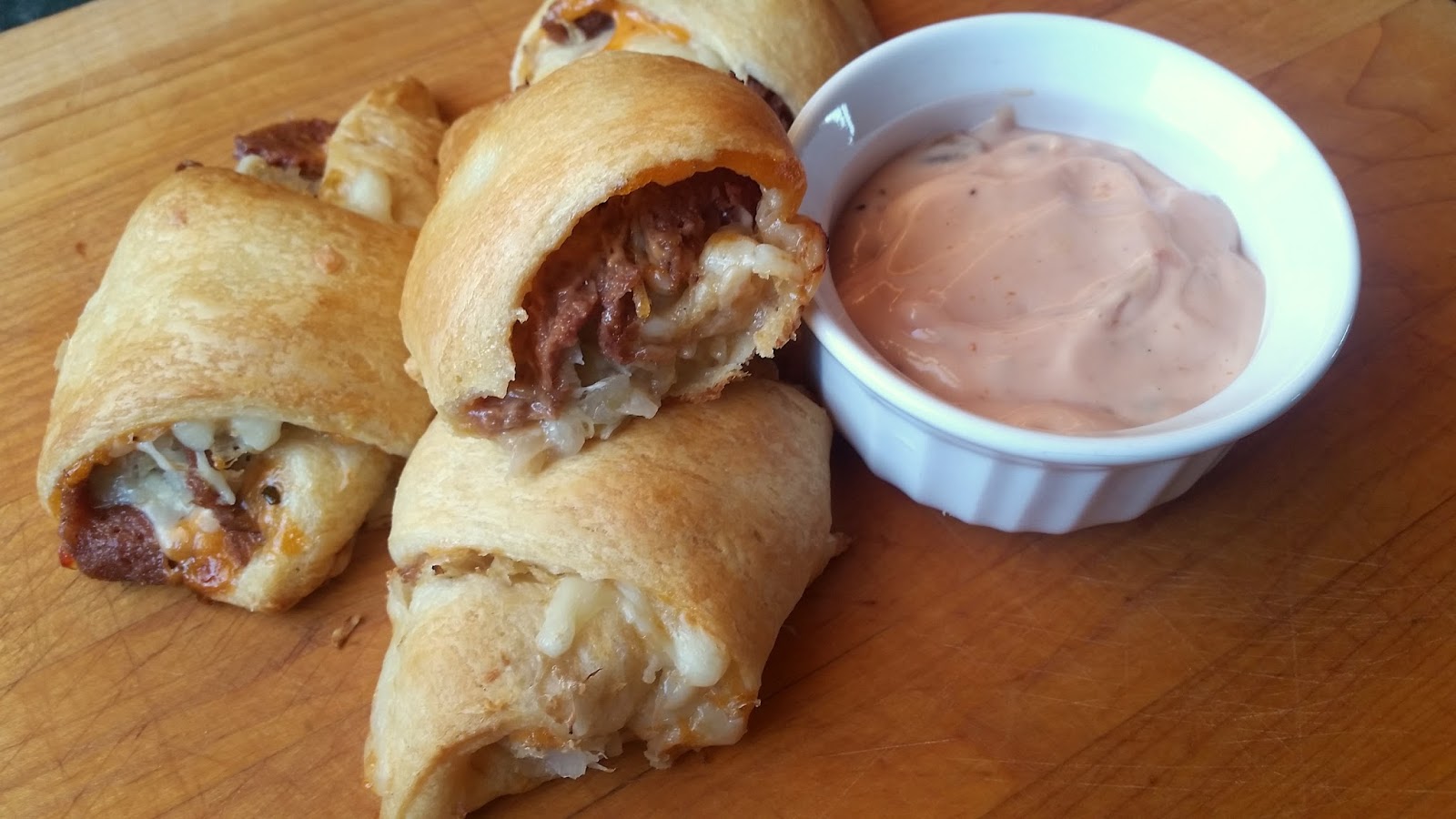 Mennonite Girls Can Cook: Reuben Roll Ups