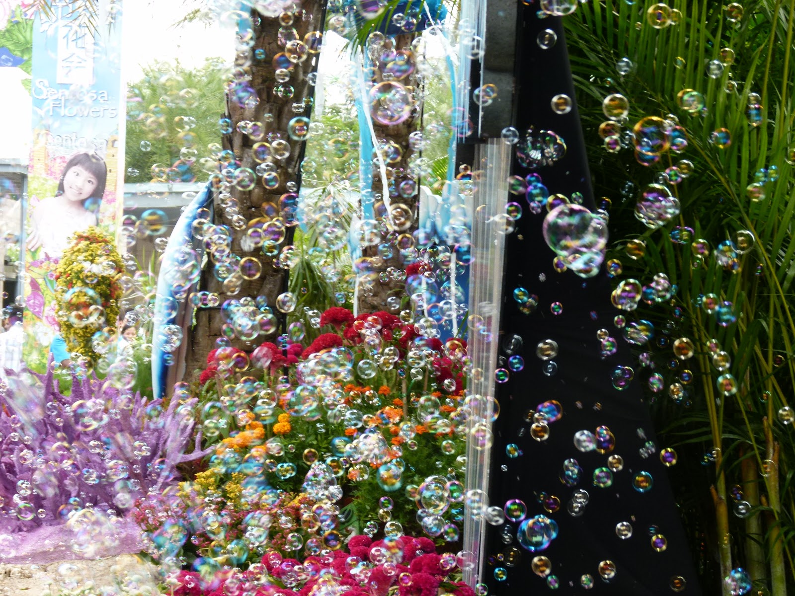 Bubbles in a flowery garden free picture for commercial use