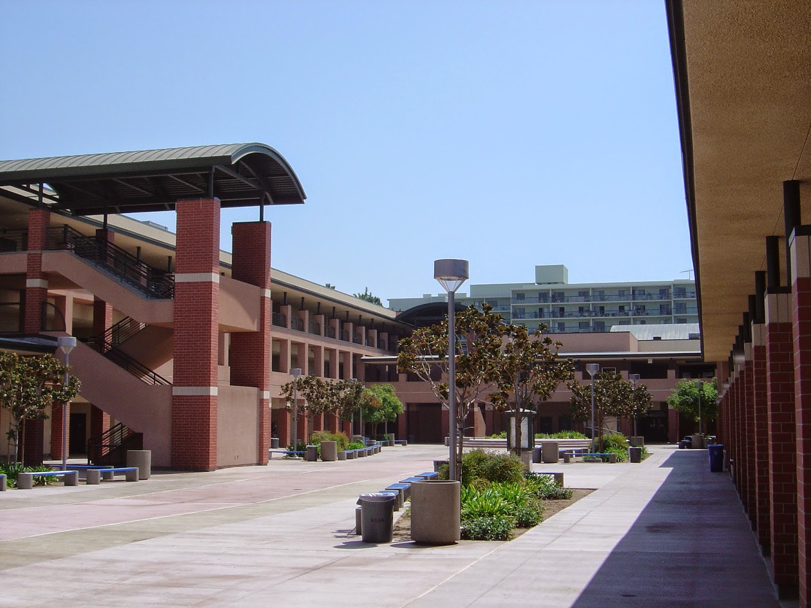 kreathiba: BURBANK HIGH SCHOOL