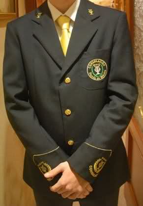 Nuestro uniforme consta de los siguientes detalles: