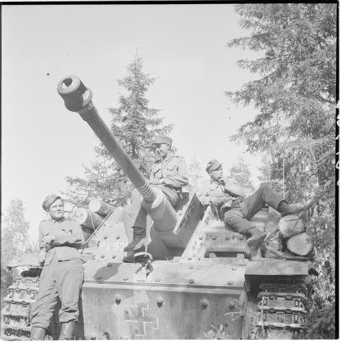 Armour force / Panssaroitu voima : Finnish Sturmi