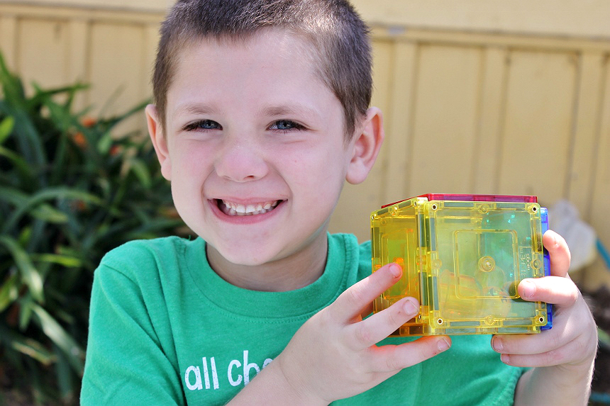 Momma Told Me: A New Generation Of Builders With Magnetic Stick N' Stack