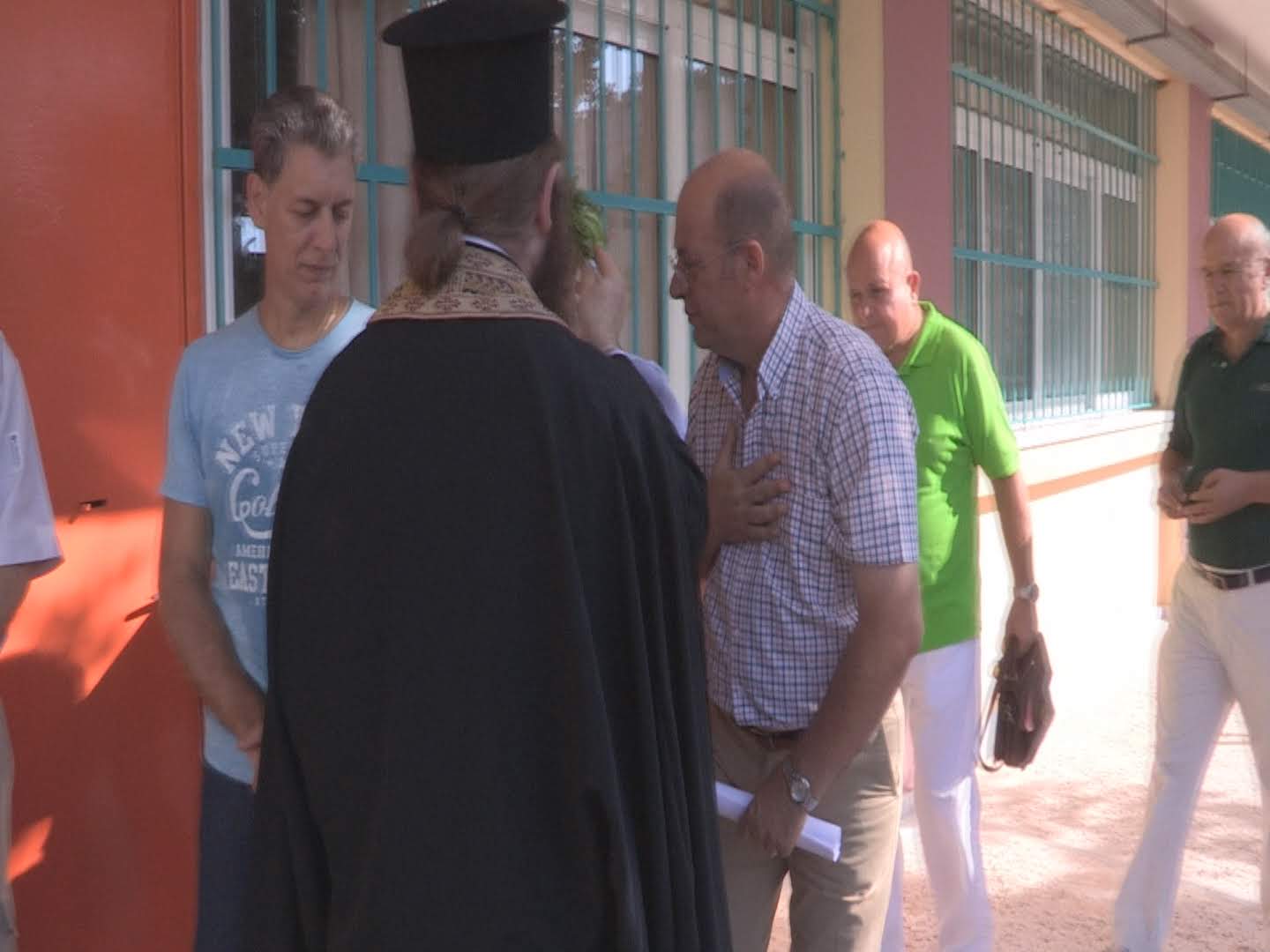 Αγιασμός για τη νέα σχολική χρονιά στο 2ο Γυμνάσιο και το 2ο Λύκειο ...