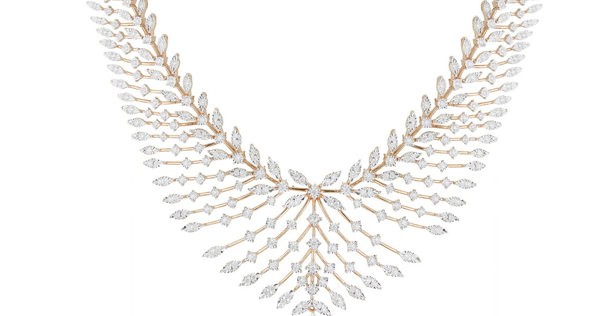 Flashy diamond necklace