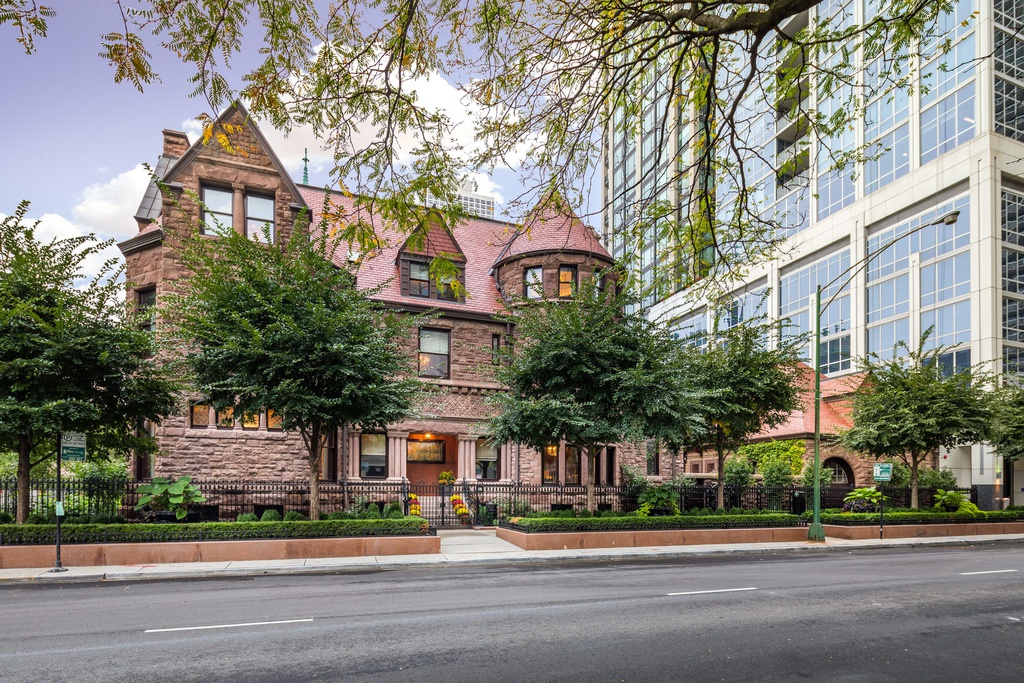 13,000 Square Foot Historical Urban Stone Mansion In Chicago, IL | THE ...