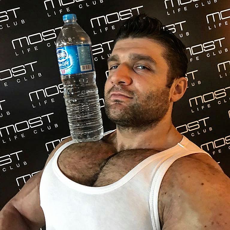 Muscle Lover: Turkish IFBB Elite Pro bodybuilder Firat Ürün