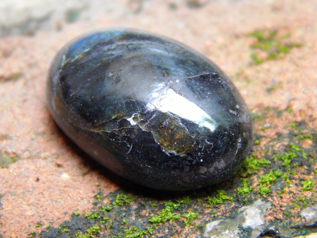 LUKITO GEMS: Black Labradorite