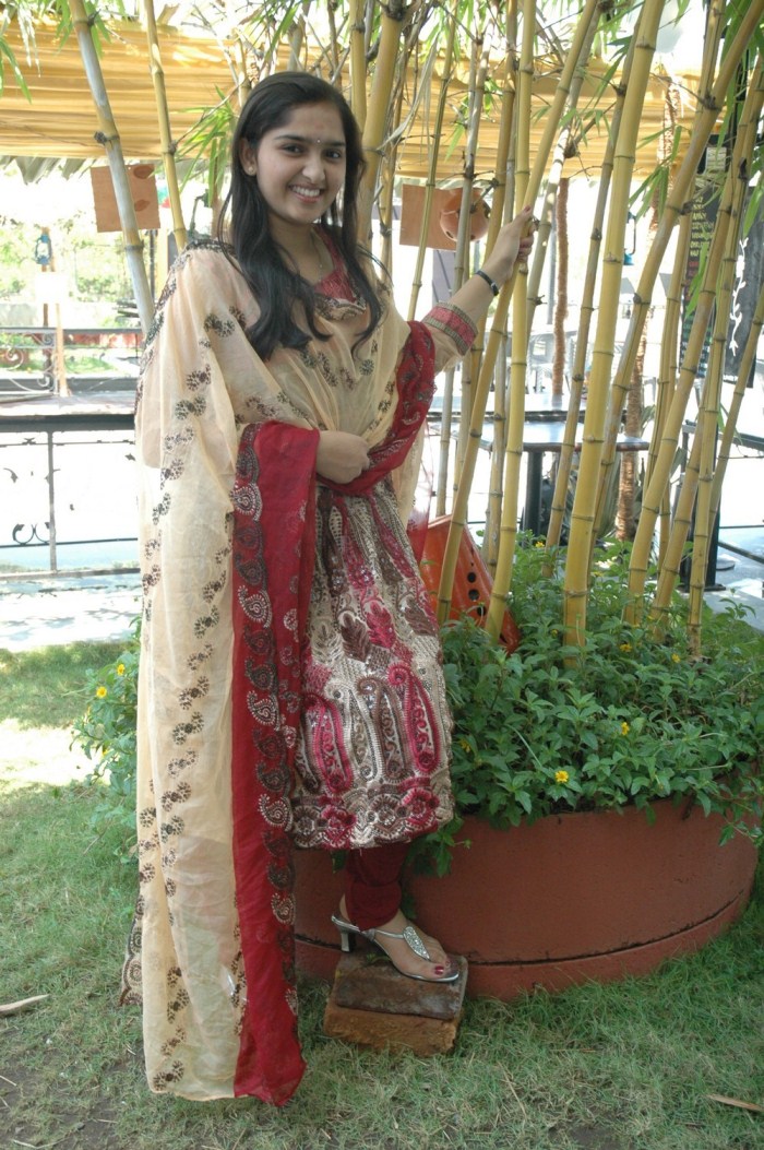 Sanusha Profile ~ Kajal Agarwal l Hot Celebrity l Isha Chawla l Deepika ...