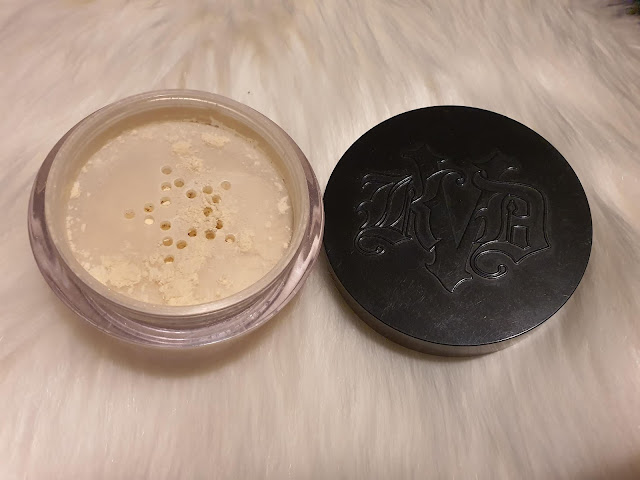 Kauneuslabra: KVD Vegan Beauty Lock-It Setting Powder