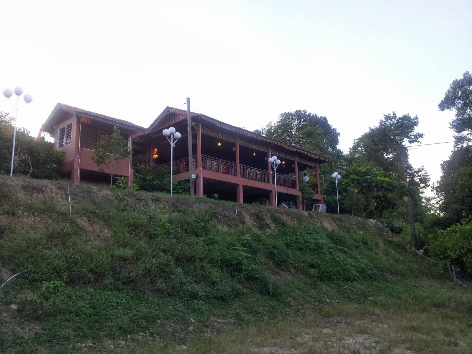 BusybeingBossy: Restoran Bunga Naga Atas Bukit