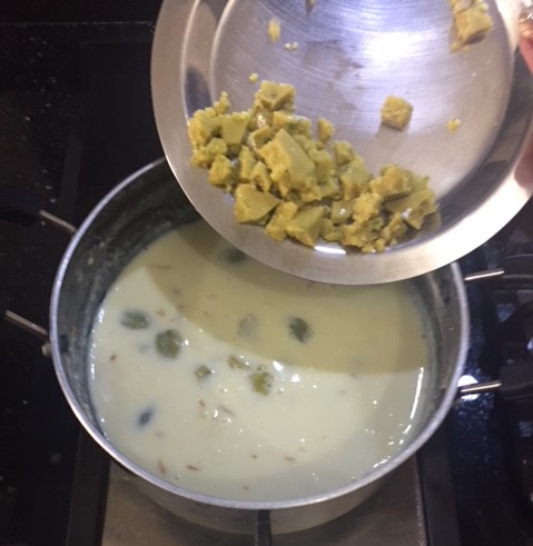 Shobha's Food Mazaa: RABRI & KULFI MADE FROM LEFT OVER KAJU PISTA KATLI