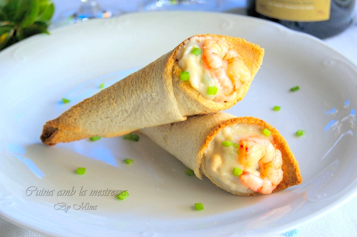 Cocina con Mina: Cucuruchos rellenos con bechamel de mar y montaña