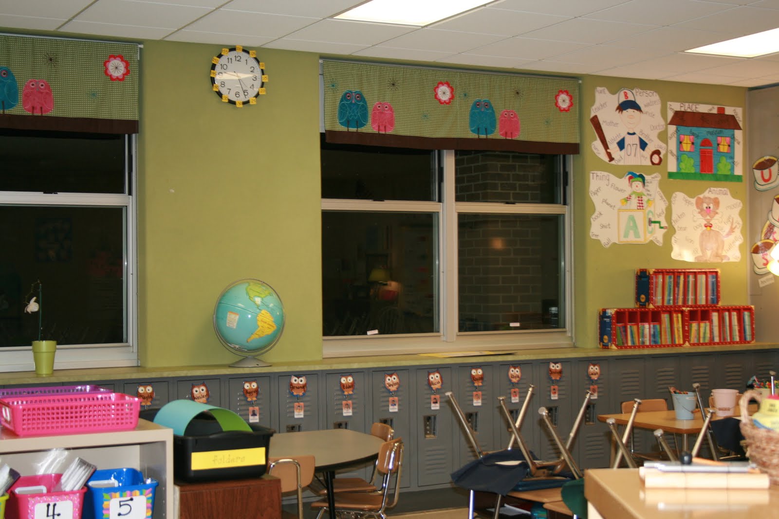 The Cole Train: First Grade's A Hoot! A look into my classroom!