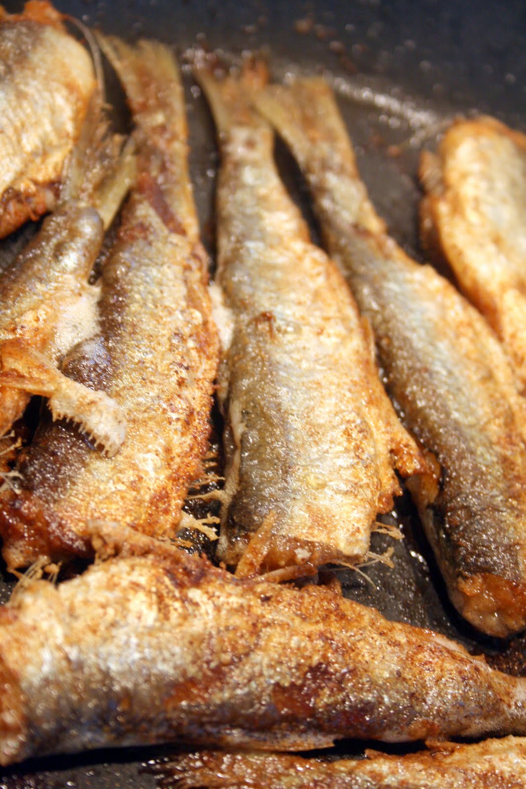 Kaikki äitini reseptit: Paistetut silakat