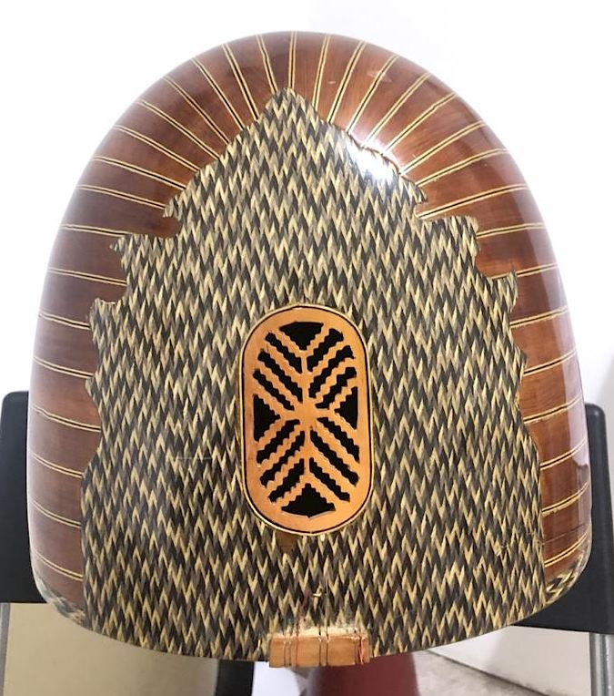 Divan Saz Turco, (Baglama), (Laúd de mastil largo)