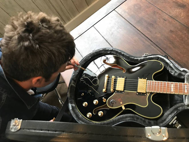 Liam Gallagher Guitar