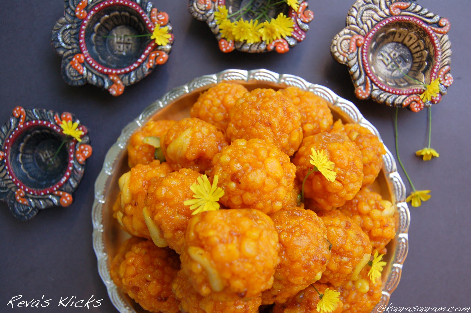 Kaarasaaram: Iniya Deepavali Vazhthukkal with Bhoondhi Laddoo