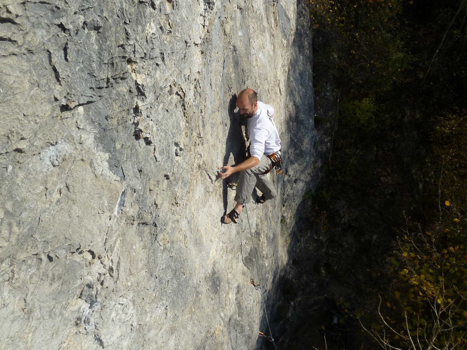 ...Grimpe Ici et Ailleurs...: Les rochers de FREYR